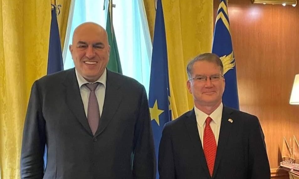 Il Ministro della Difesa Guido Crosetto incontra l’Incaricato d’Affari ... Il Ministro della Difesa Guido Crosetto incontra l’Incaricato d’Affari ...